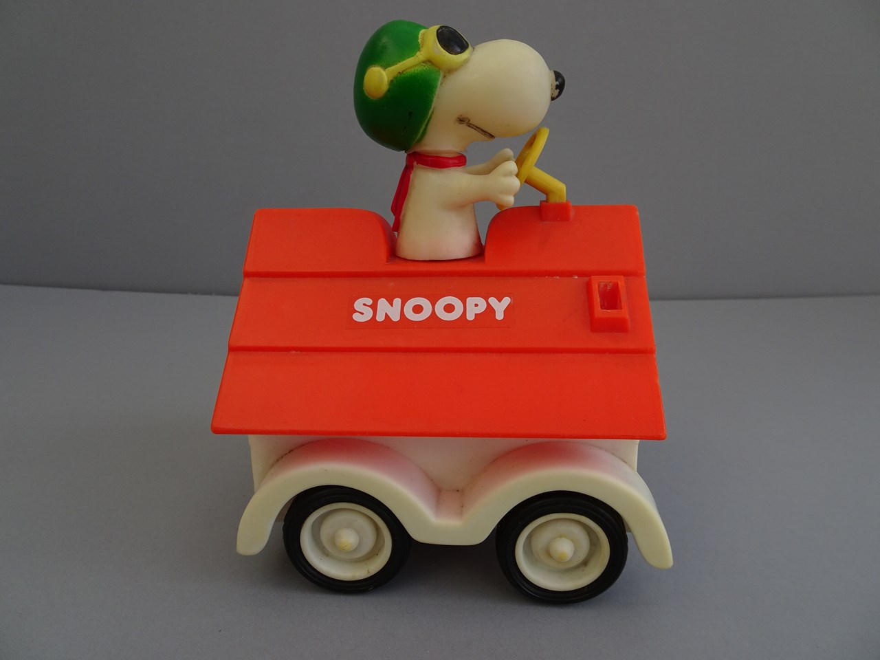 Vintage Snoopy auto 1965